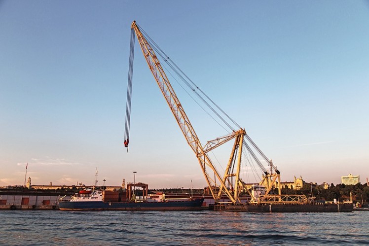 Gearboxes for Marine- and Offshore-Applications - ZF